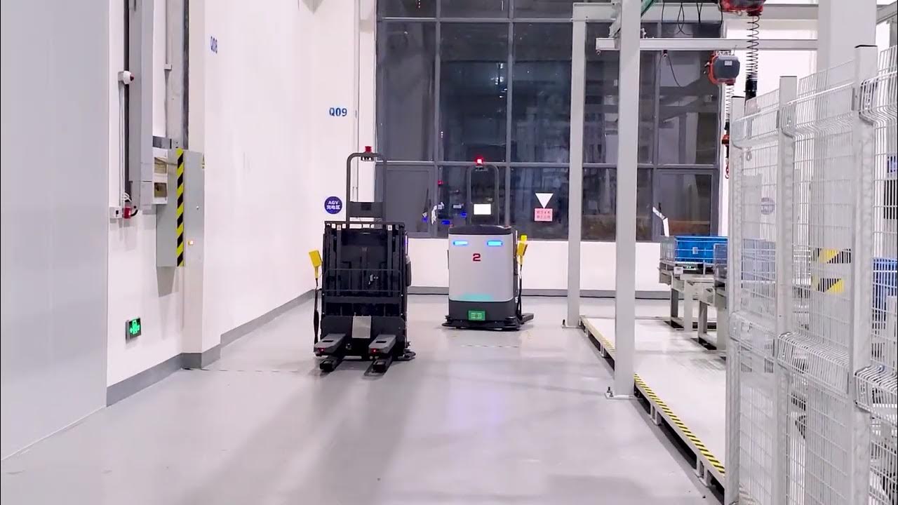 Multiple AGVs run in the factory without high efficiency - YouTube