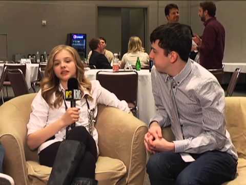 Chloë Moretz & Chris entrevista con Josh Horowitz sobre 'Kick-ass' #3 ...