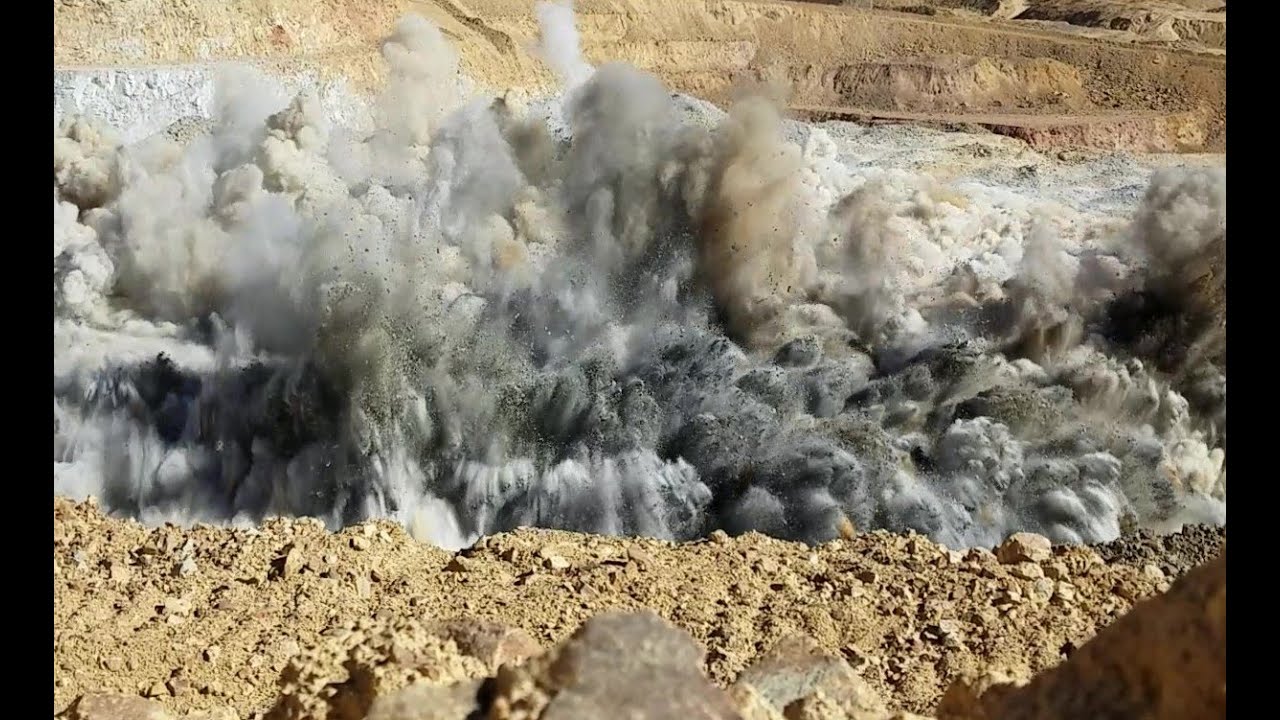 Open Pit Blasting in Nevada - YouTube
