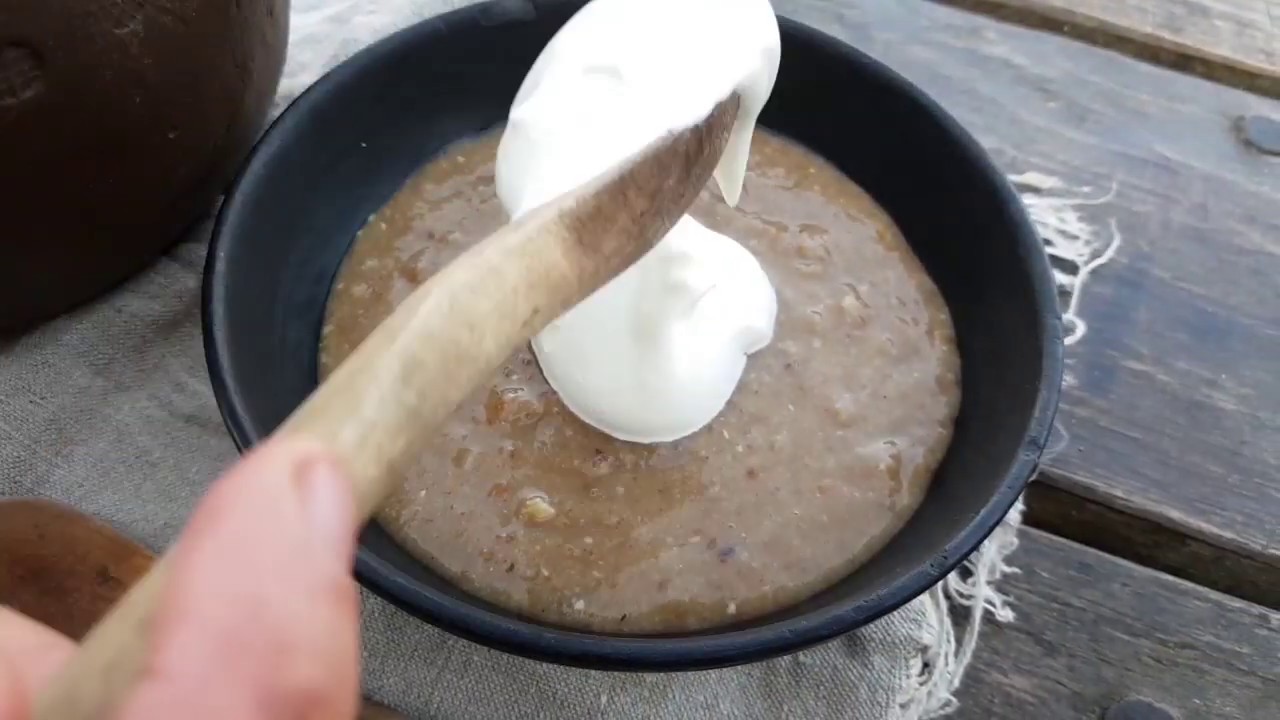Øllebrød - Beer 'n bread porridge - YouTube