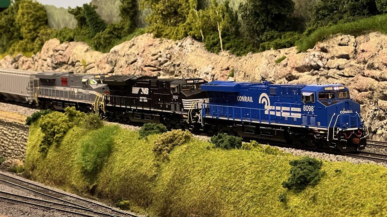 Running at Prarie Scale Model RR, Part 1! Featuring HO Scale NS 8098 ...