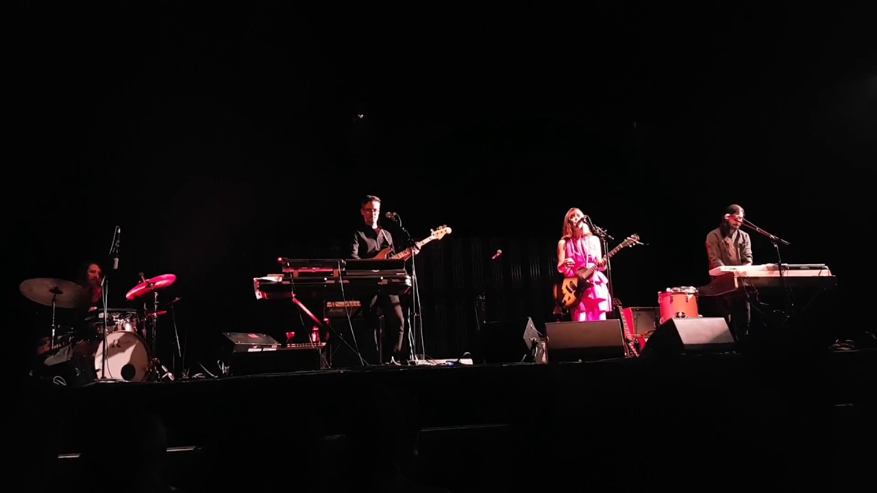 Feist - Century - L'Olympia (July, 19th 2017) - YouTube