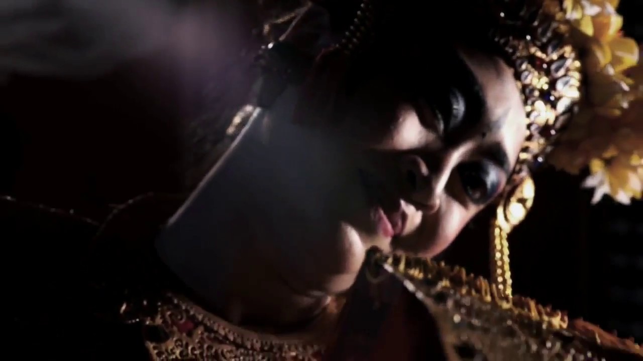 Tiara Ft. Alam Dewata - The Beauty of Bali Dancer [Taksu Pregina] - YouTube