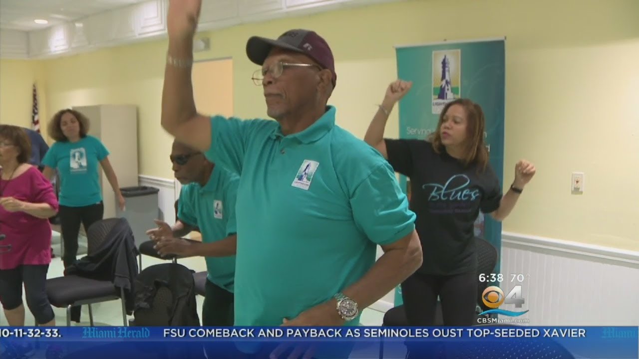 Mentor Helps The Blind Exercise Their Other Senses - YouTube