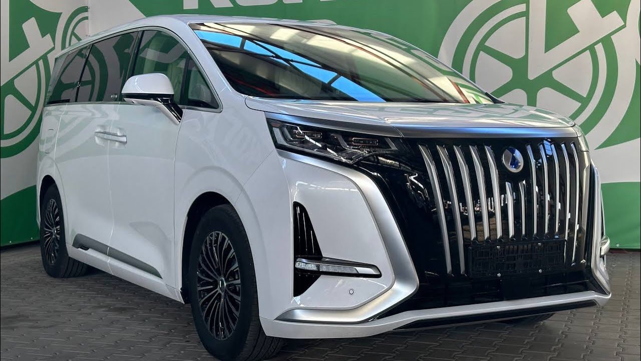 Denza D9 EV-600 4WD Honor White - YouTube