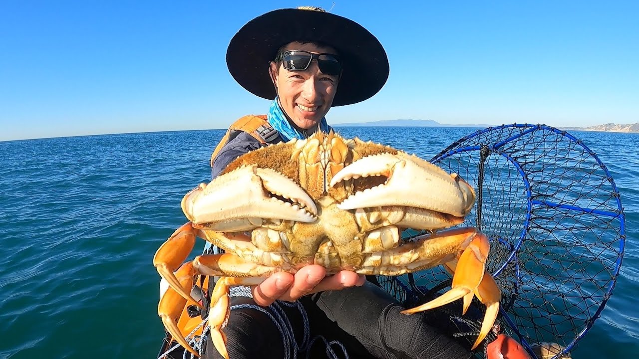 Catching a TON of CRAB the Old Fashioned Way (Kayak Crabbing Challenge ...