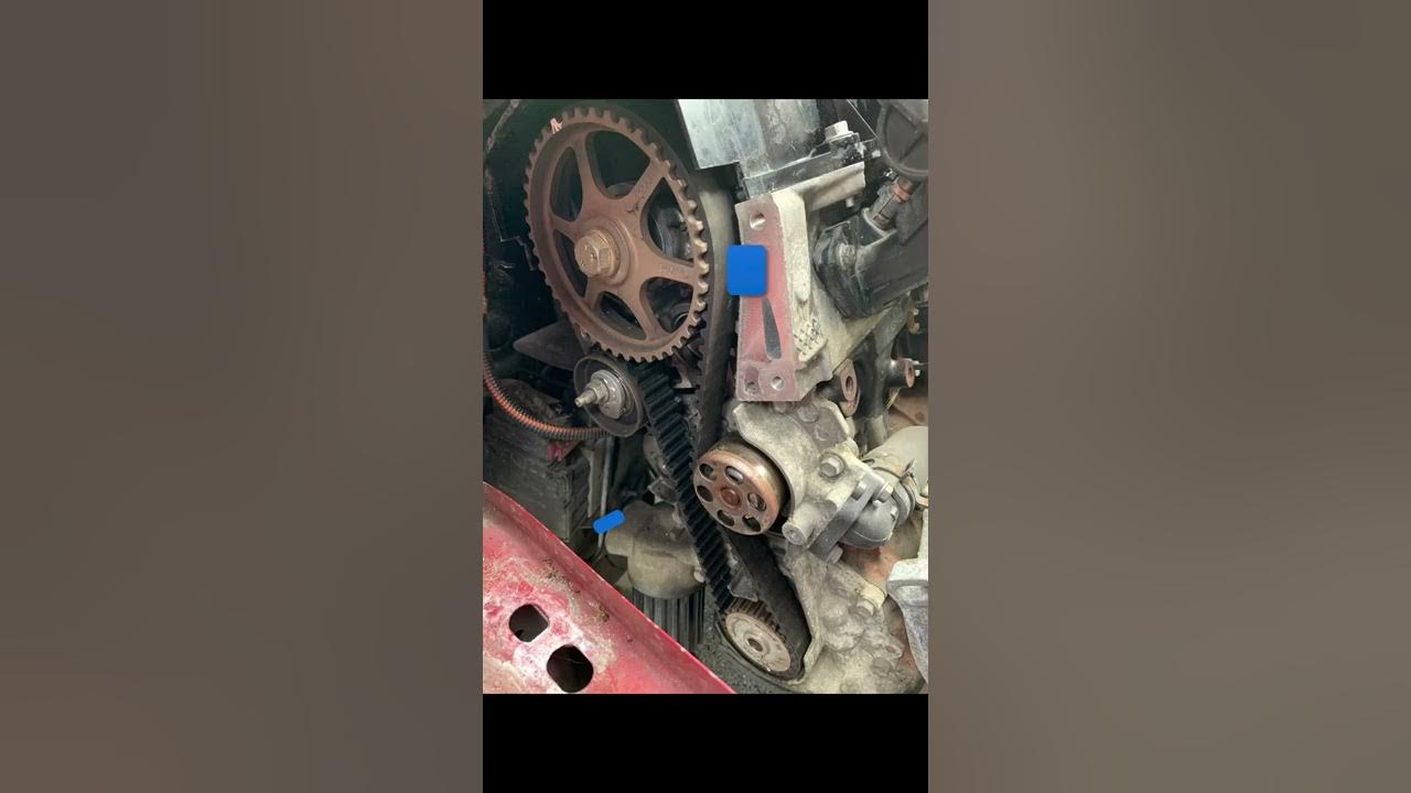 Exemple de remplacement courroie distribution moteur - YouTube