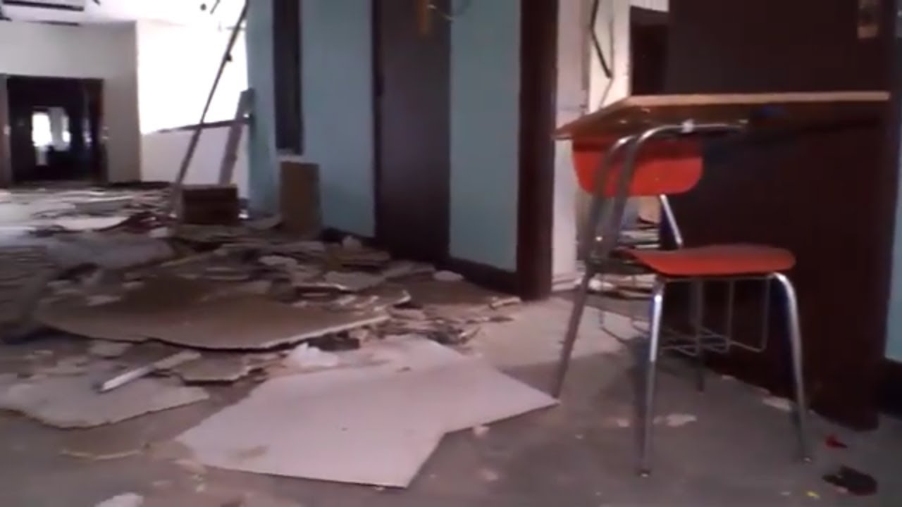 Exploring The Trashed Bush Middle School In Birmingham Alabama - YouTube