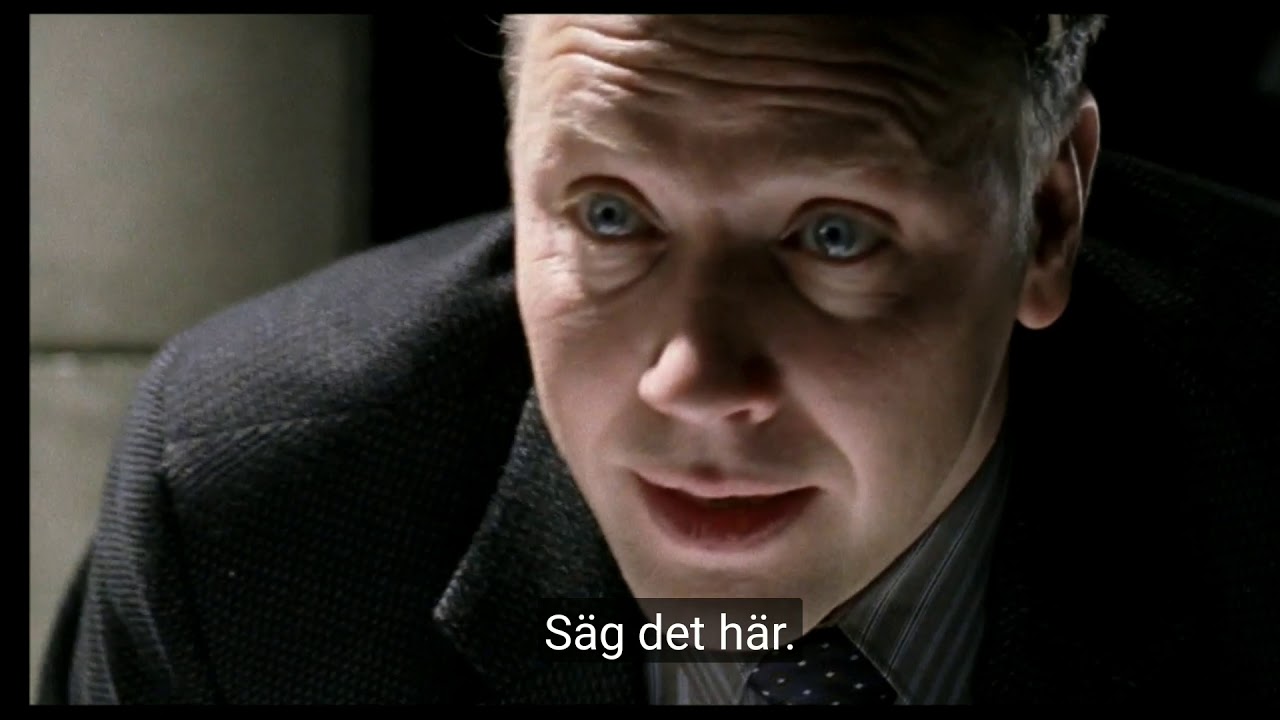 Beck Gunvald Larsson pratar med en Dressman modell. - YouTube