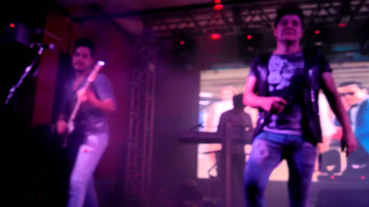 Banda Passarela - Robson - YouTube