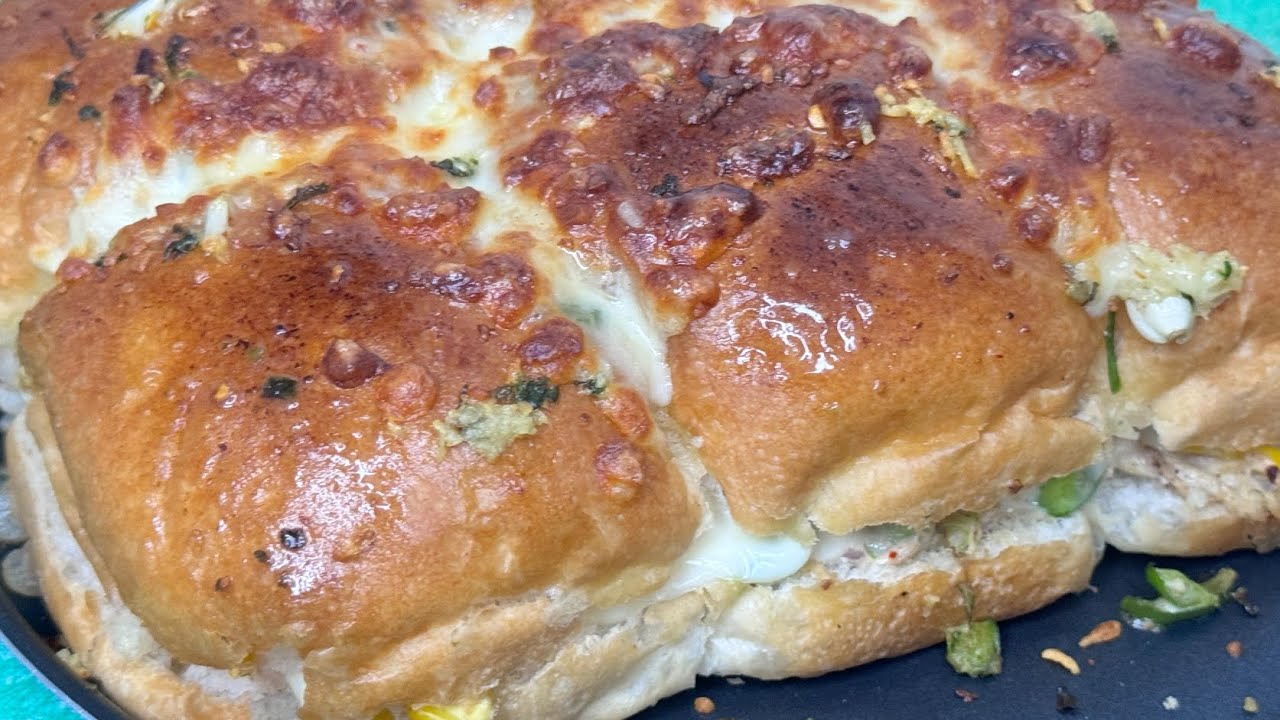 chicken cheese corn garlic bun| pizza style cheesey bun recipe ...