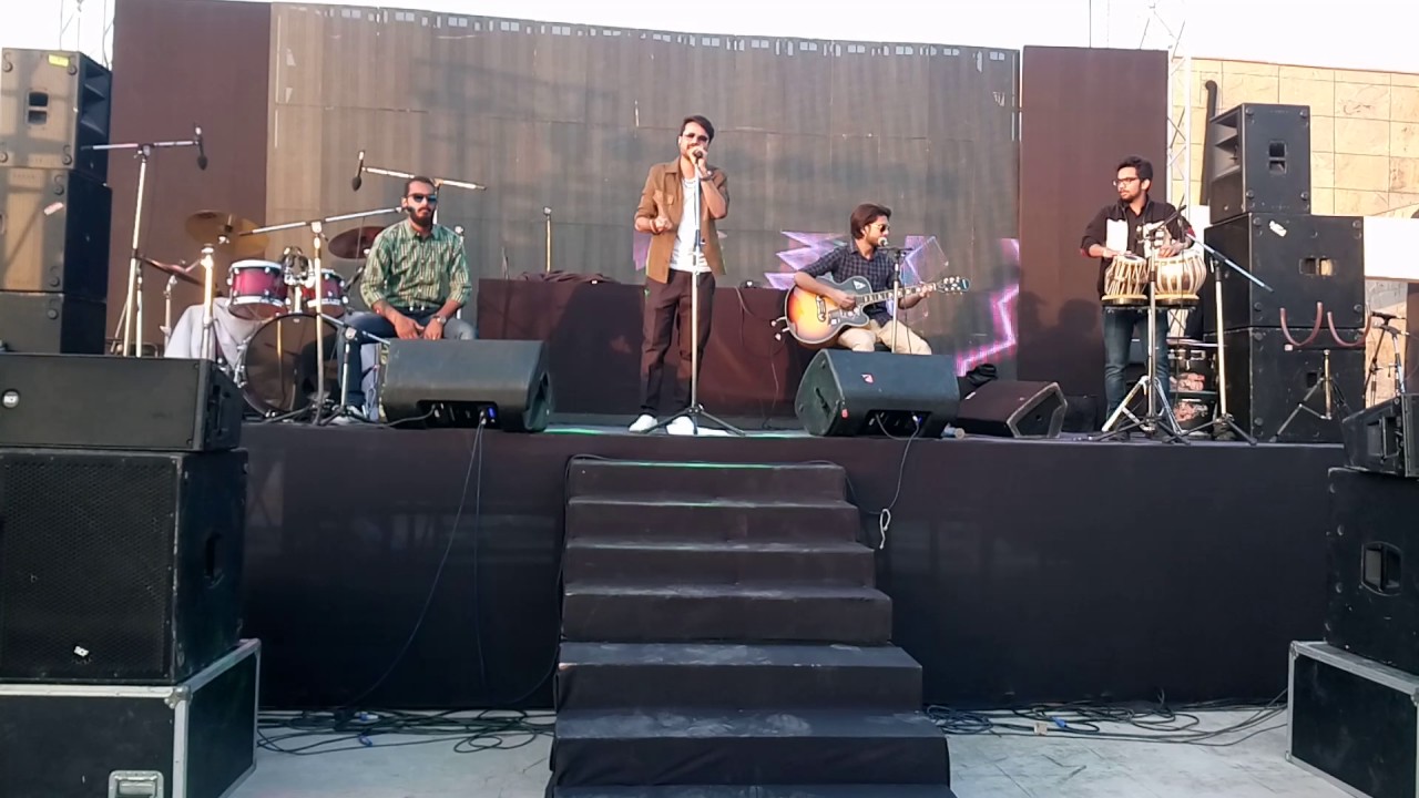 Amusing DJ band performance at ambience mall - YouTube