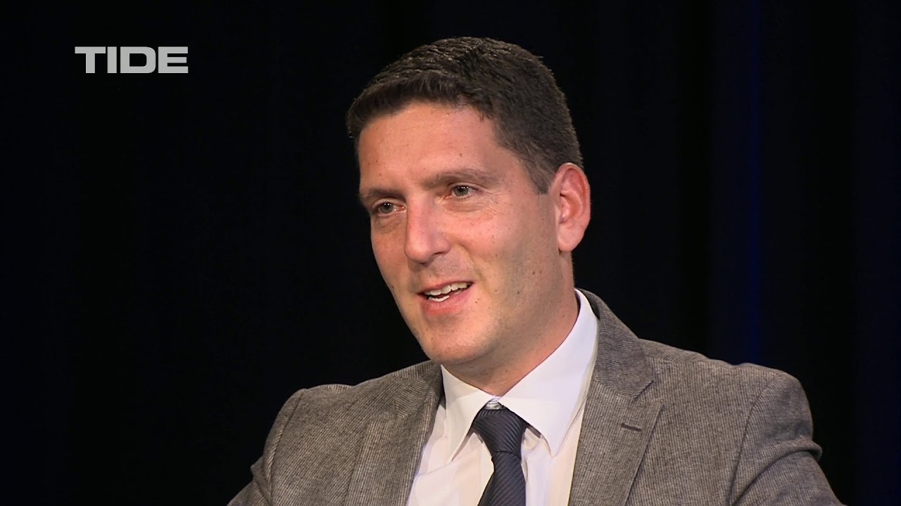 Dialog | Zu Gast: Philipp Stricharz - YouTube