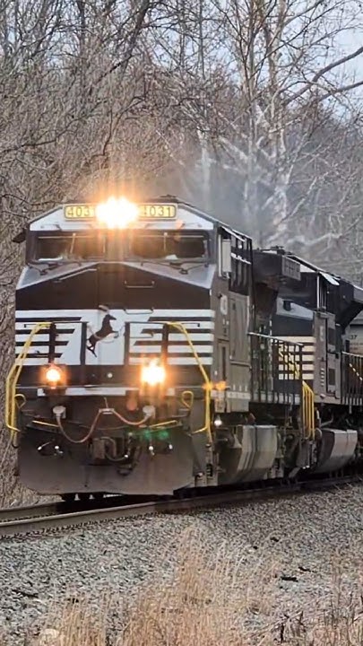 NS 4031 #shorts #train #railway #railroad #norfolksouthern #railfan - YouTube