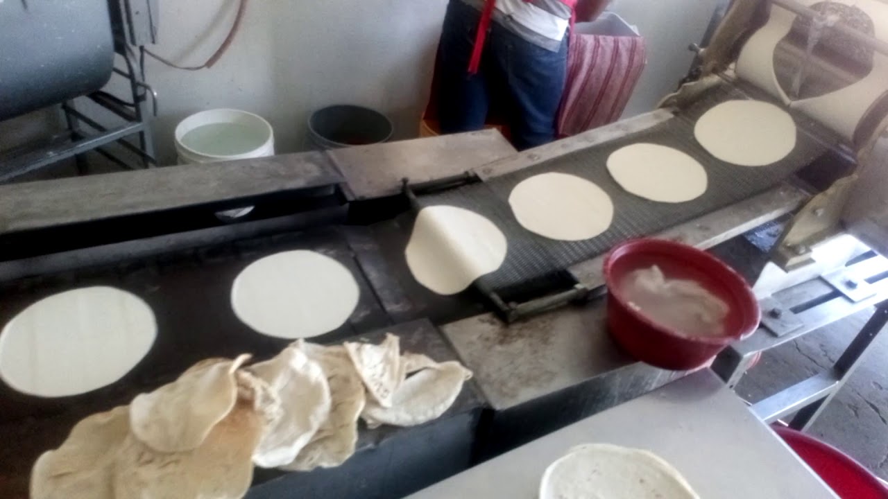 Una máquina celorio con cabeza de verastegui - YouTube