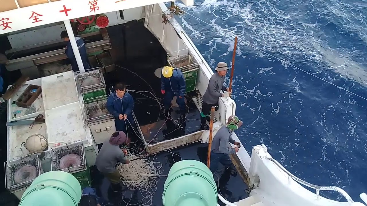 longline fishing vessel - YouTube