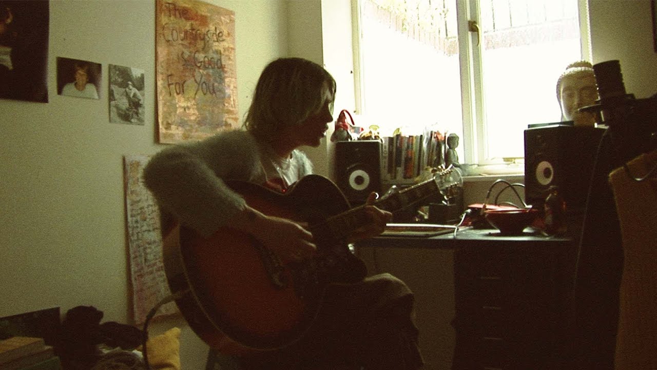 Daisy Brain - Boring [Acoustic] - YouTube