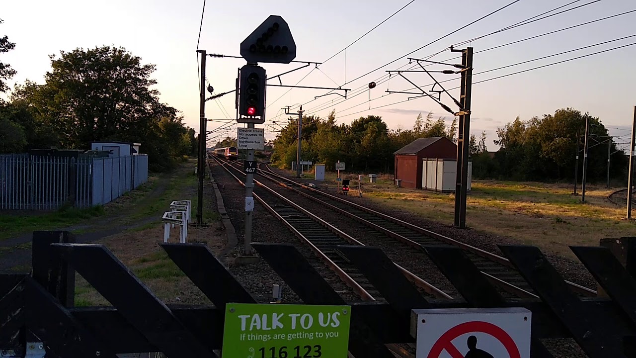 HST racing through Northallerton - YouTube