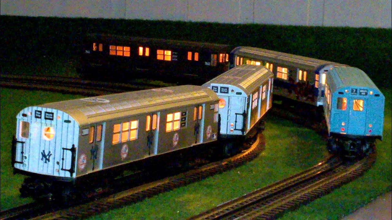 MTH MTA subway R17 and R26 running pt2 - YouTube