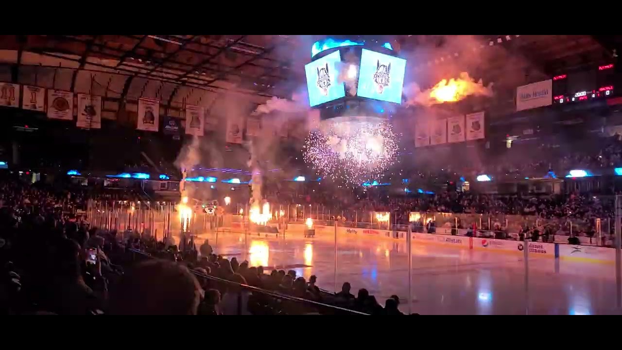 Chicago Wolves intro - YouTube