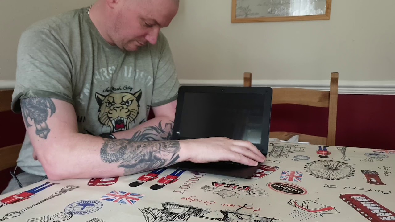 HKC Windows 10 Notepad 11.6" Screen Unboxing - YouTube