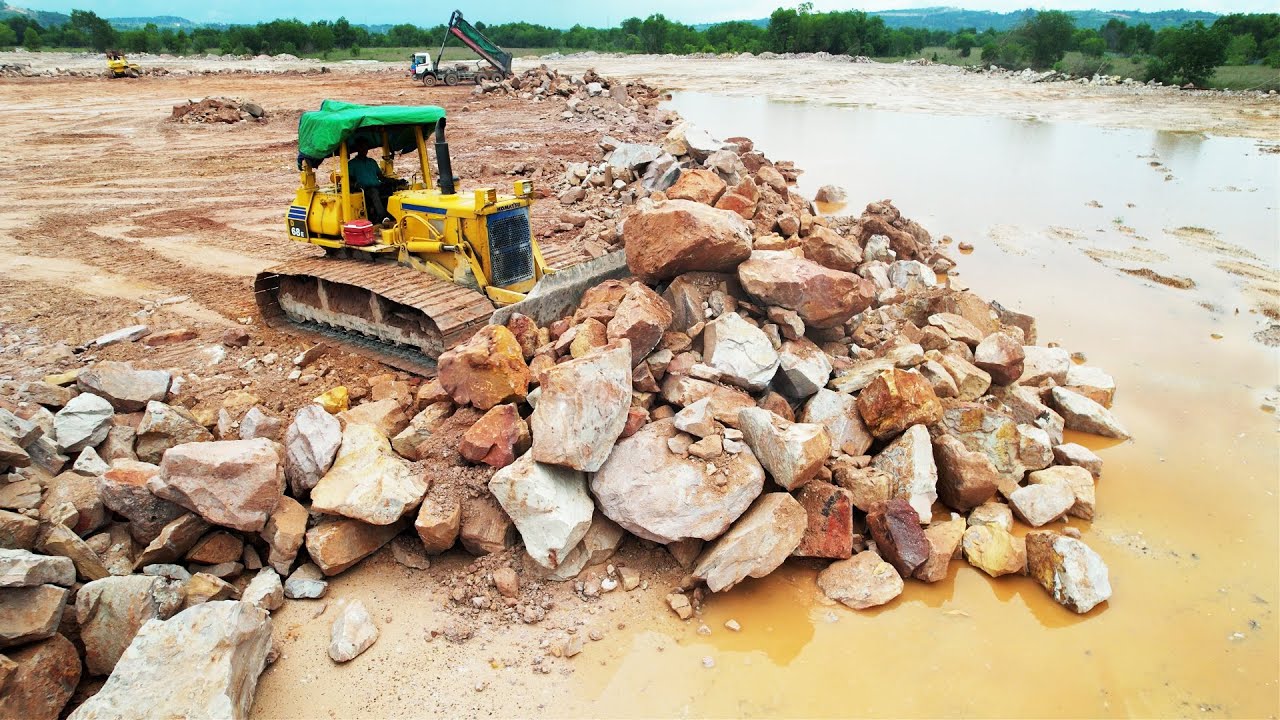 Smooth Operation Land Fill With Level Up In Huge Land Construction ...