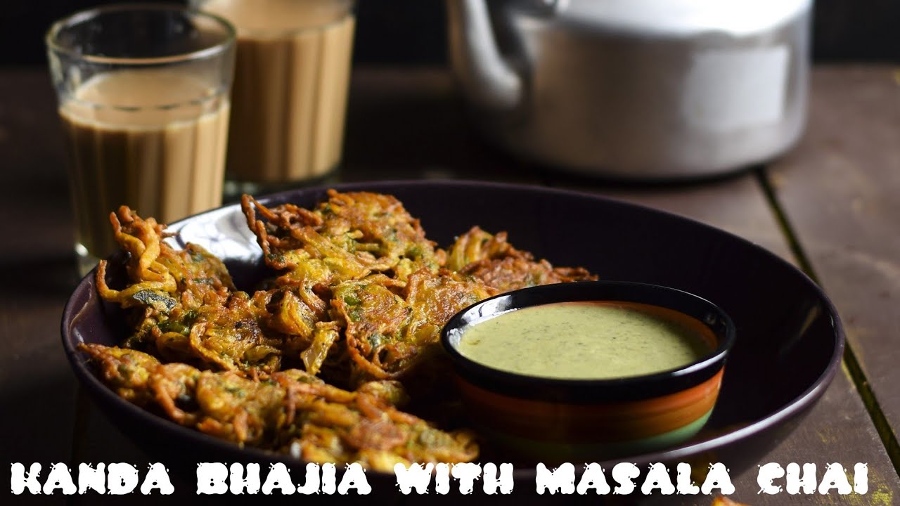 Mumbai’s Famous KANDA BHAJIA WITH MASALA CHAI make it and serve it ...