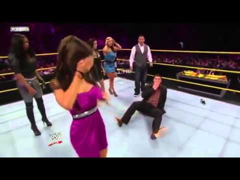 aj lee kiss cody rhodes