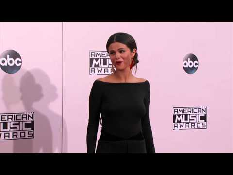 Selena Gomez Red Carpet Fashion - AMA 2014