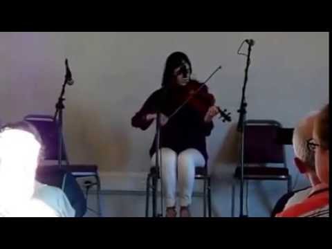 All Ireland Fiddle Champion Lisa Ward, Leitrim - live - YouTube