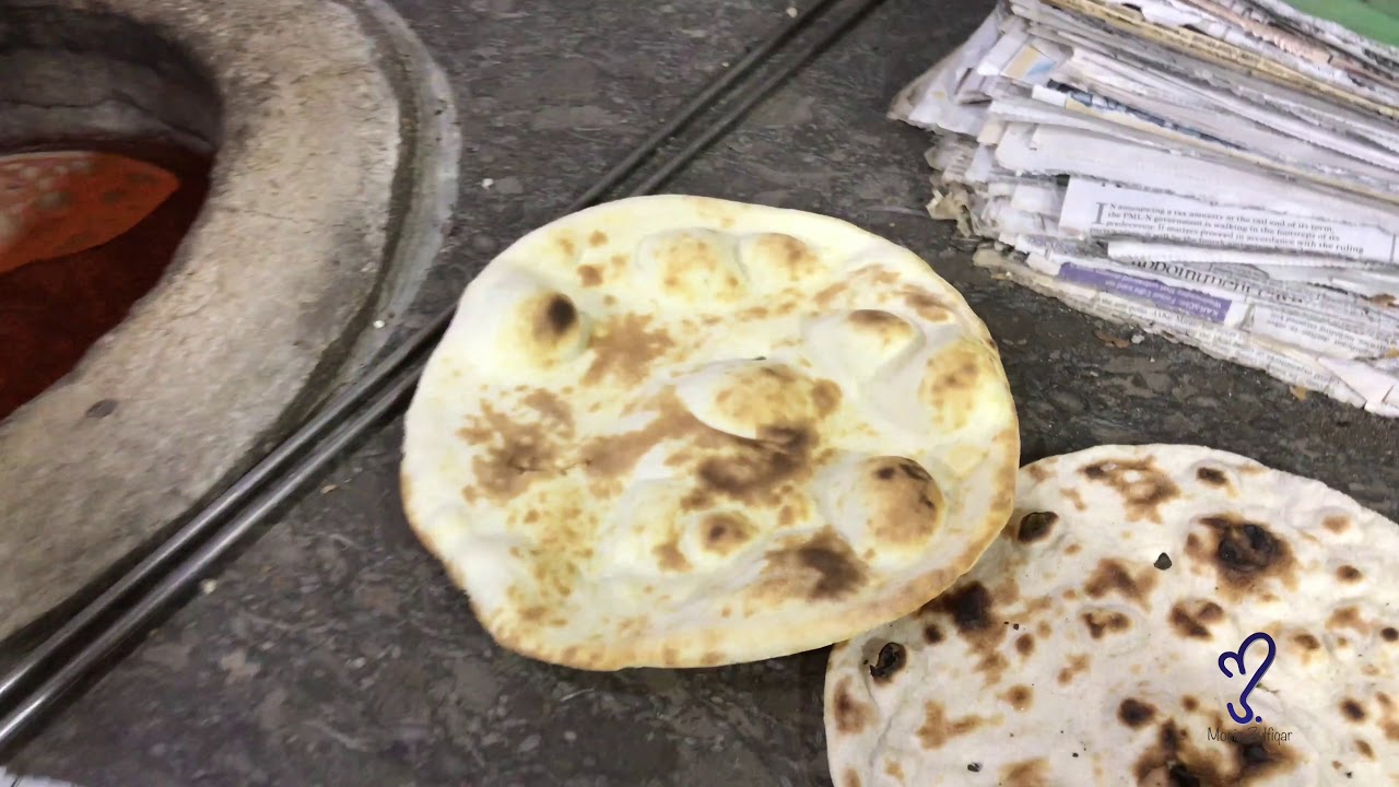 Tandoori Roti | street food of karachi, pakistan 🇵🇰 - YouTube