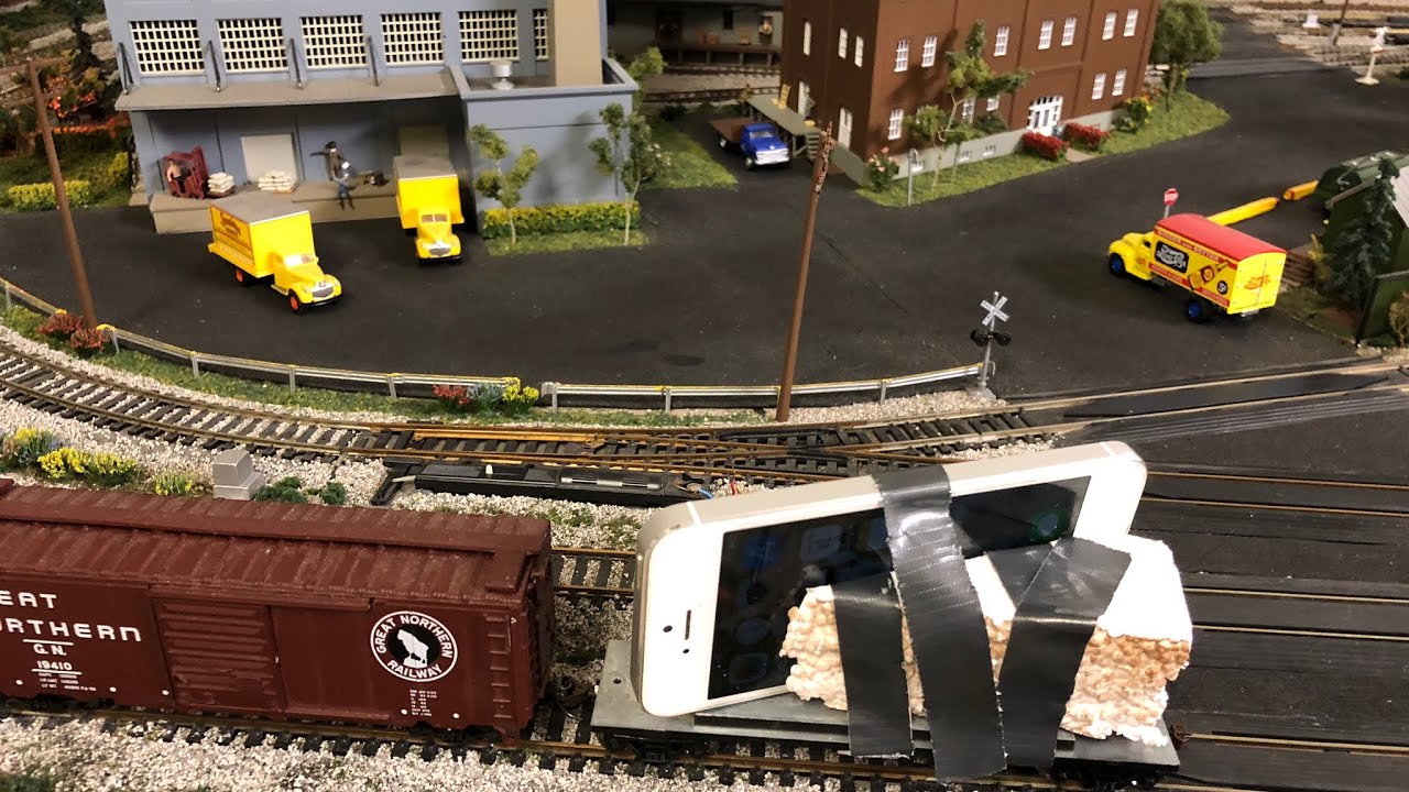 My 4x8 x 2 HO Layout - Ride Around 2 - YouTube