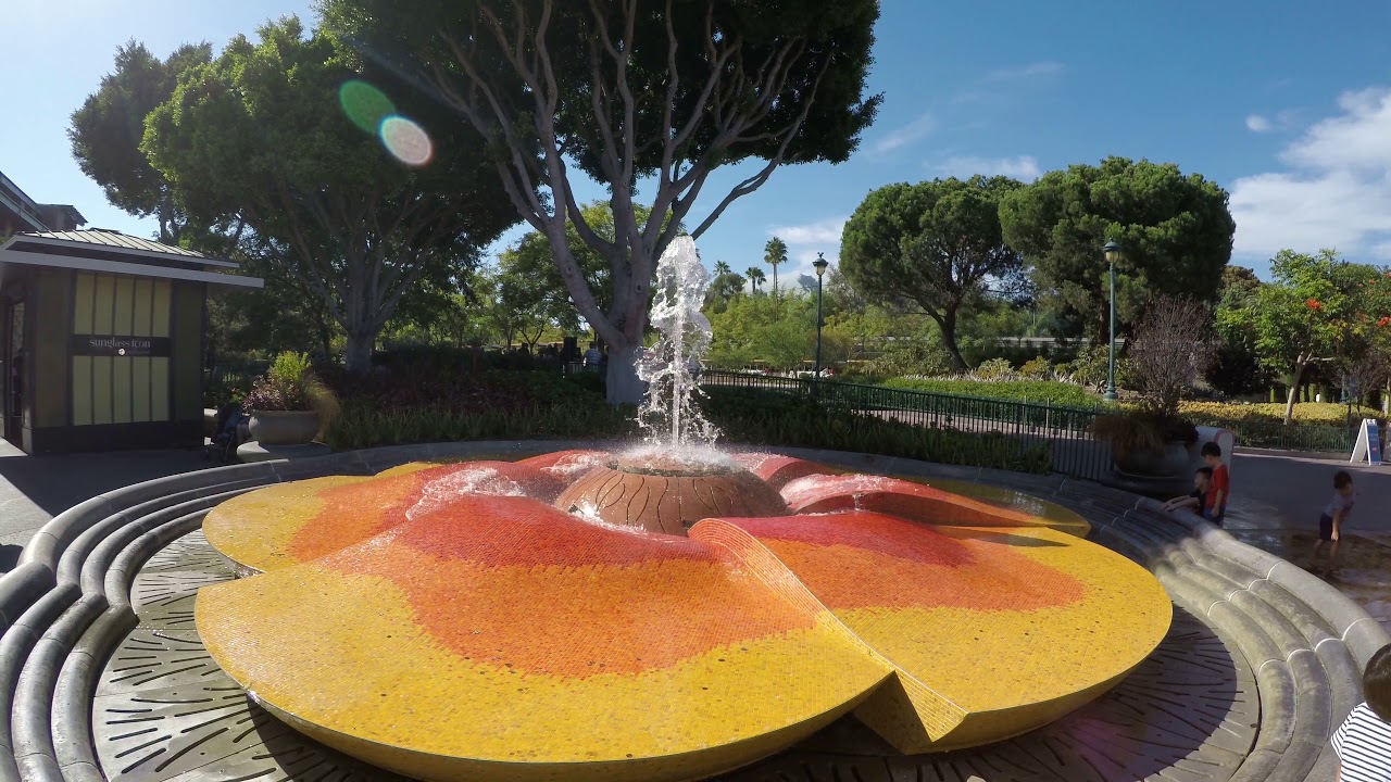 Downtown Disney Water Fountain - YouTube