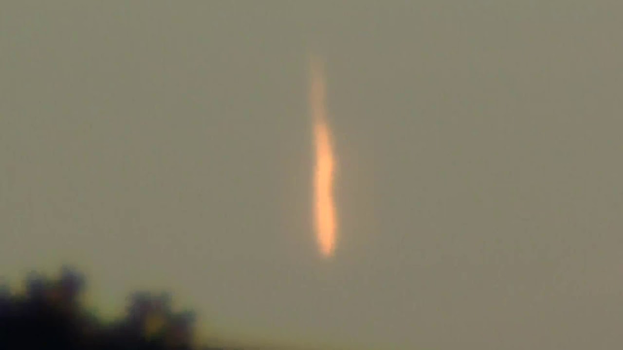 burning object falling from sky 2012 TN - YouTube