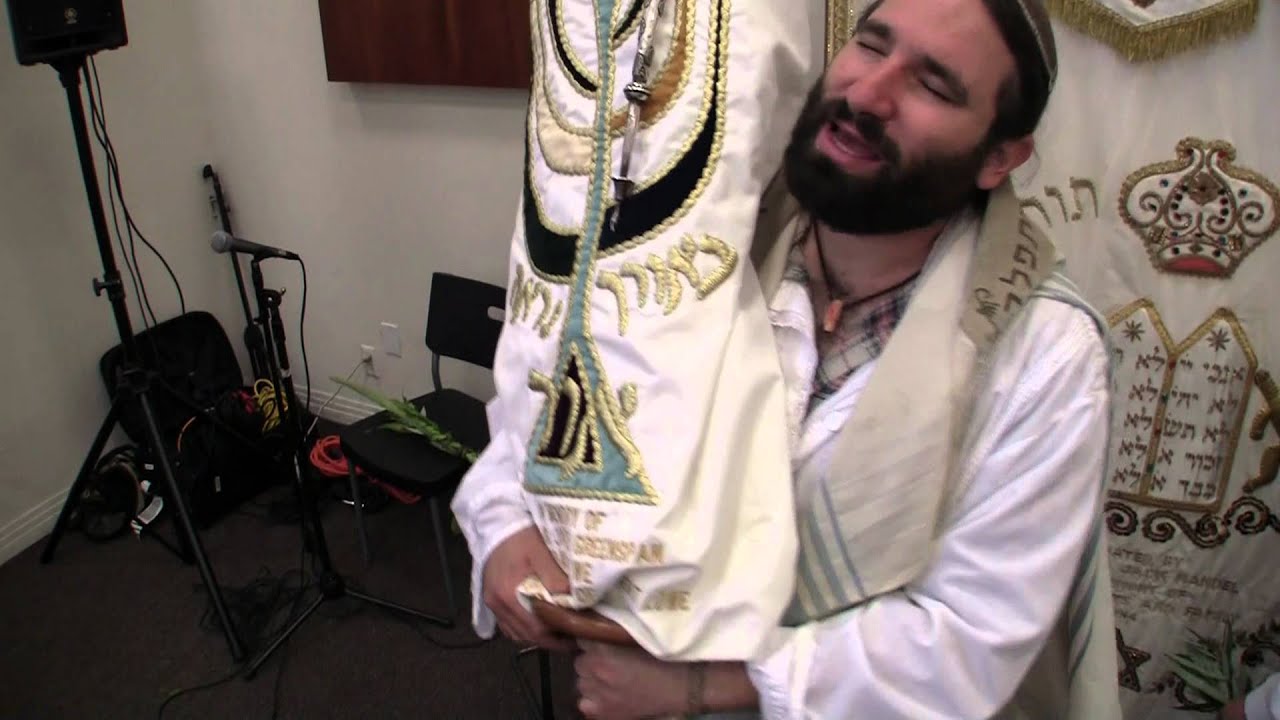 Hoshana Rabah at Happy Minyan- cantor Yehuda Solomon [41] - YouTube