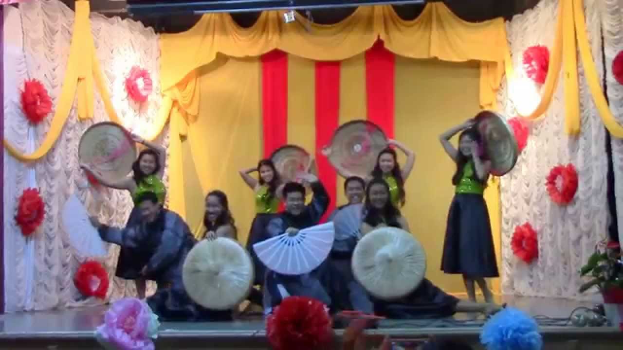 Tet 2015 - Em Di Xem Hoi Trang Ram ft. Ly Cay Da - YouTube