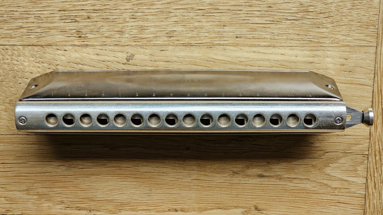 Should I pucker or tongue block on the chromatic harmonica? - YouTube