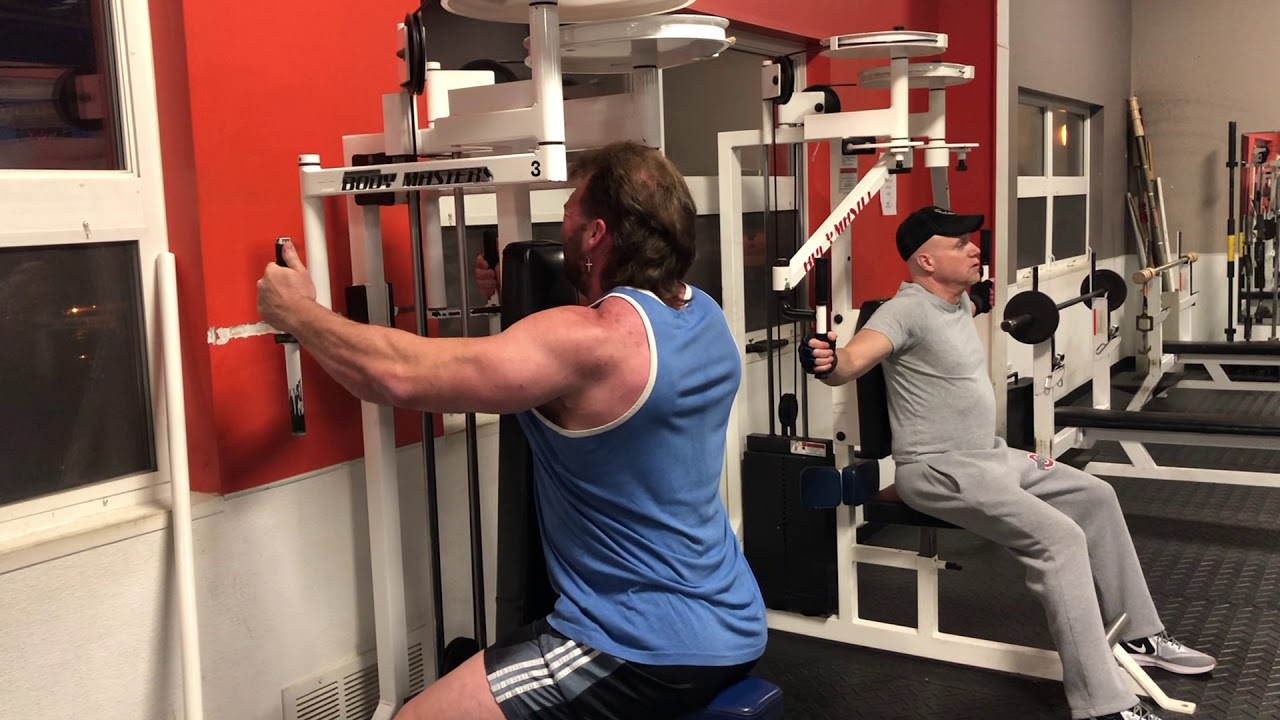 Reverse Pec Dec Fly - YouTube