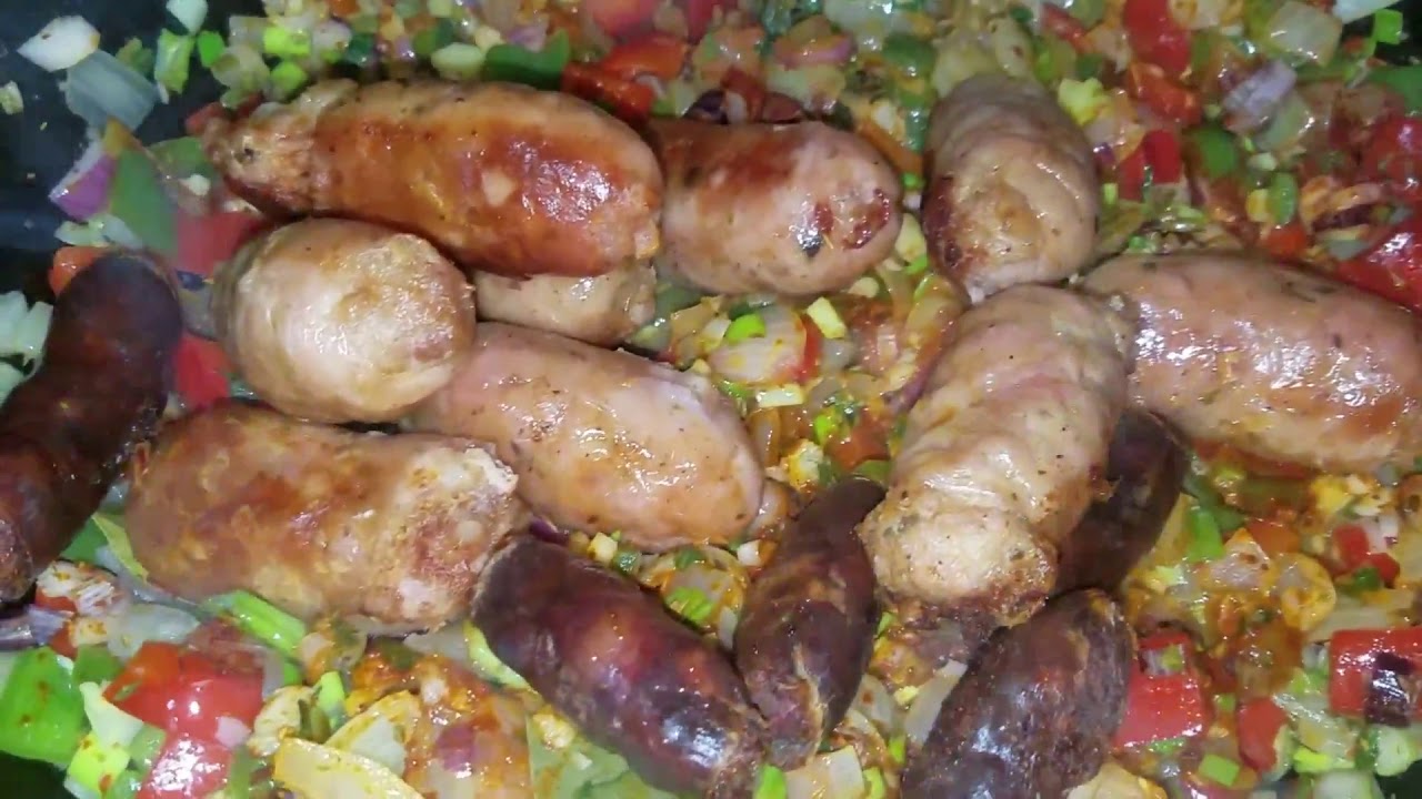 Chorizos a la Pomarola!! Chorizos con verduras. Chorizos en salsa ...