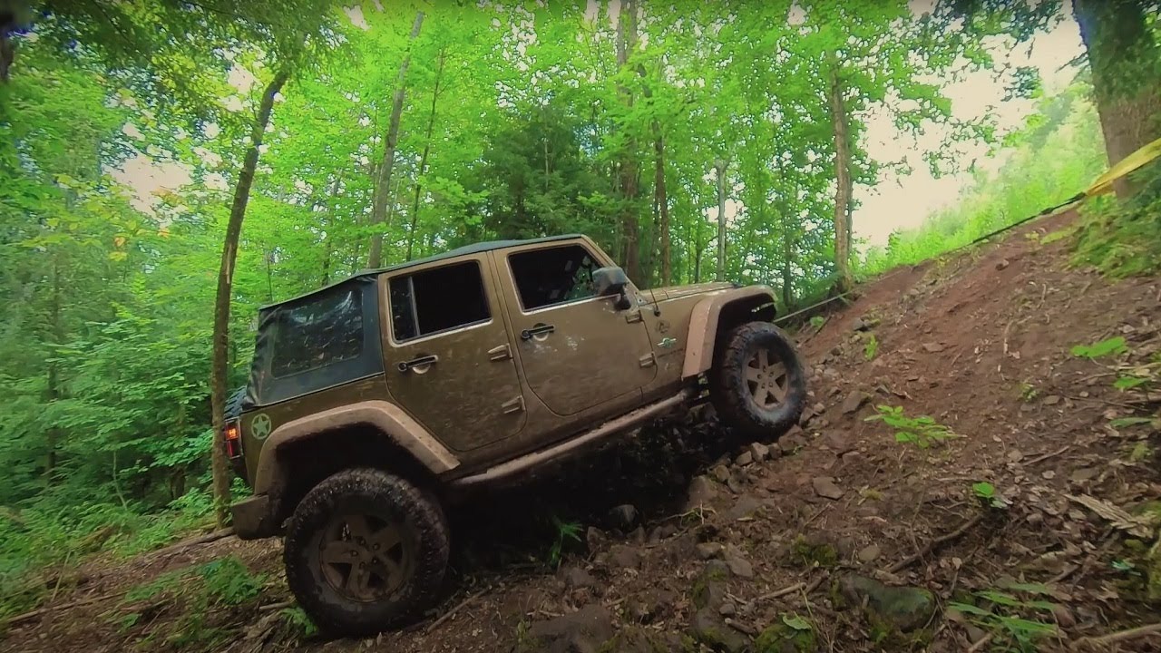 Jeep Wrangler TJ VS JK @ Big Snow Off Road Park - YouTube