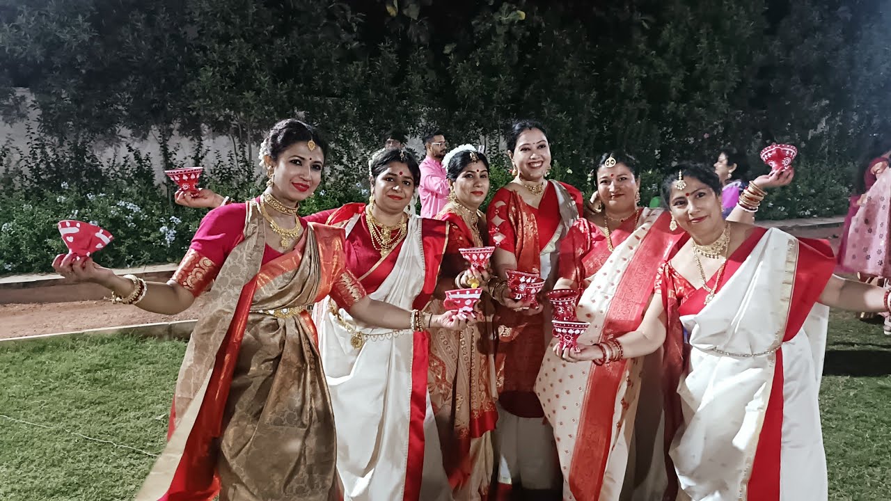 Beautiful Bengali Folk Dance Part - 1 - YouTube