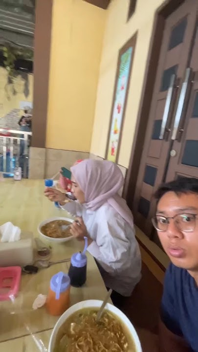 Makan makan bersama kekuarga - YouTube