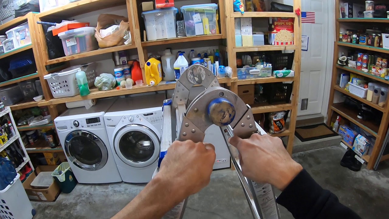 HOW TO LUBRICATE AN ARTICULATED LADDER SO IT WORKS BETTER - YouTube