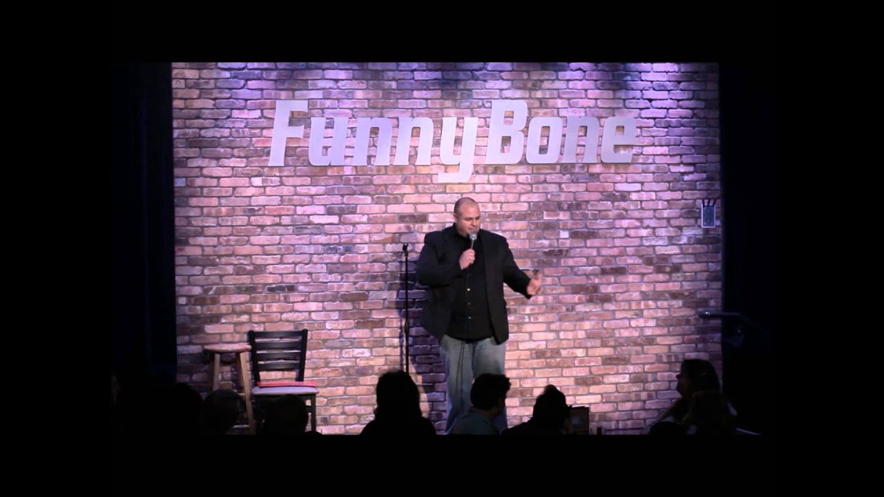 Dan Kulp Emceeing at Funny Bone for the Dave Coulier Show - YouTube