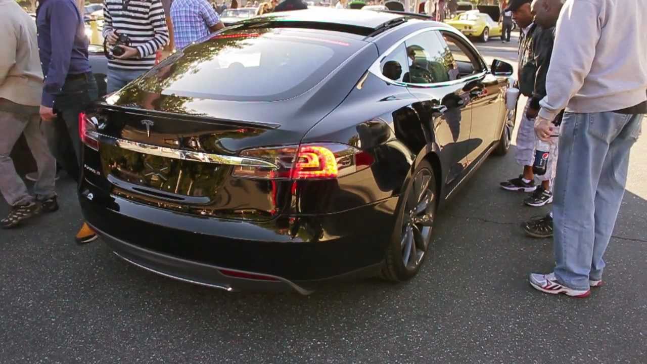 Tesla Model S Driving By at C&CI Car Event - YouTube