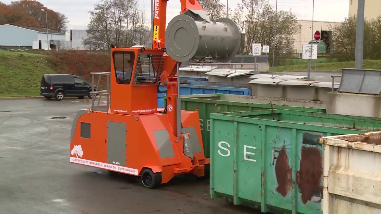 Rulo Compactador autonomo para gestion de un punto limpio EQUIPACKMAT ...