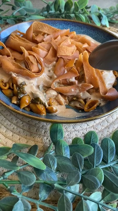معكرونة ورق العنب👌 فتة فتةورقالعنب لذيذه زبادي Sarazaarourkitchen وصفات Youtube