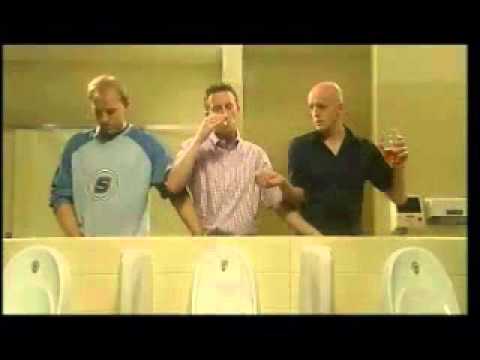 men peeing - YouTube
