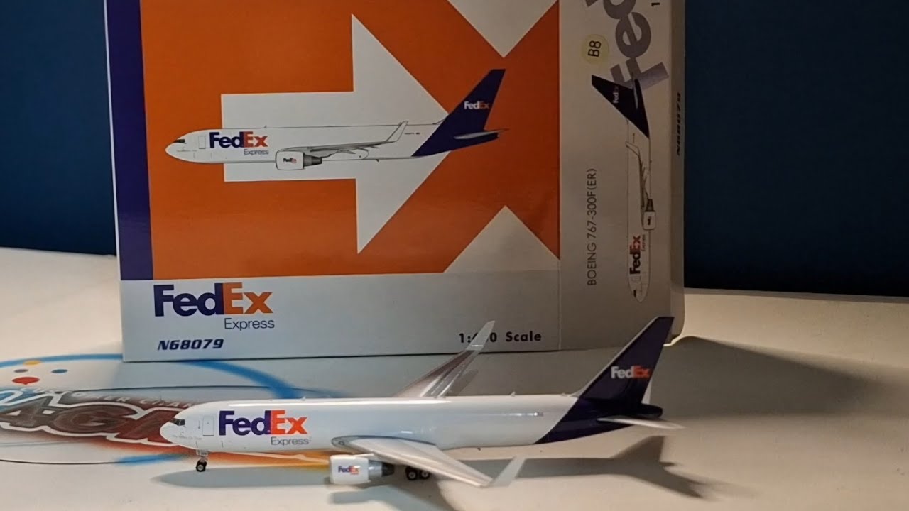 Unboxing: Phoenix Models B767F | FedEx | 1:400 scale - YouTube