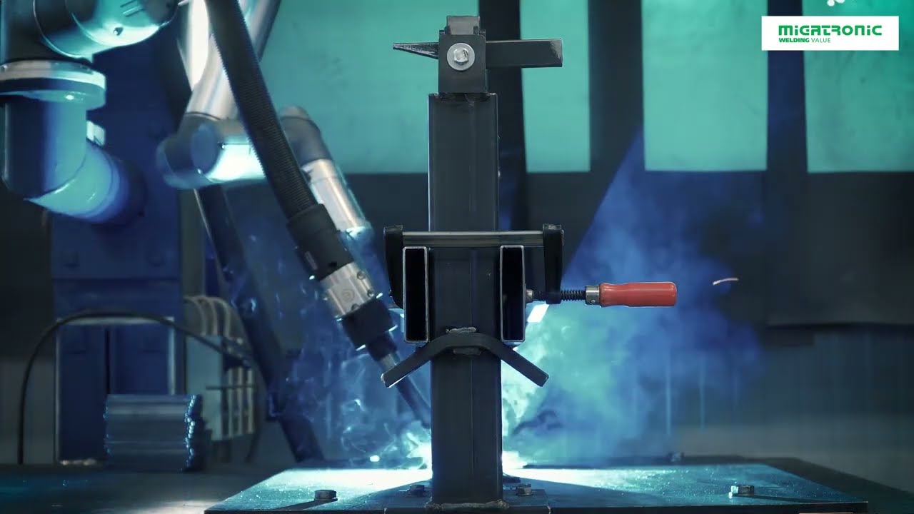 How Kuhz Metallbau automated their welding processes using cobots - YouTube